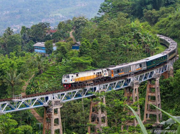 7 Jalur Kereta Api Terindah di Indonesia, Rute yang Wajib Dicoba ...